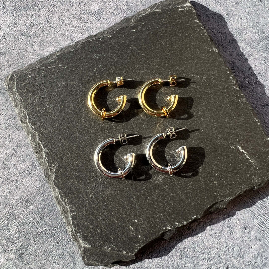 Metal Ring Pierce – Ninety-nine